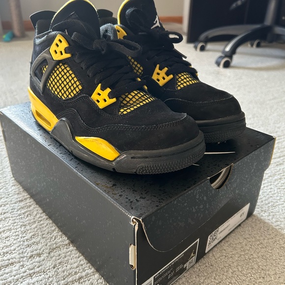 Nike | Shoes | Jordan 4 Retro Thunder 223 Gs 6y | Poshmark